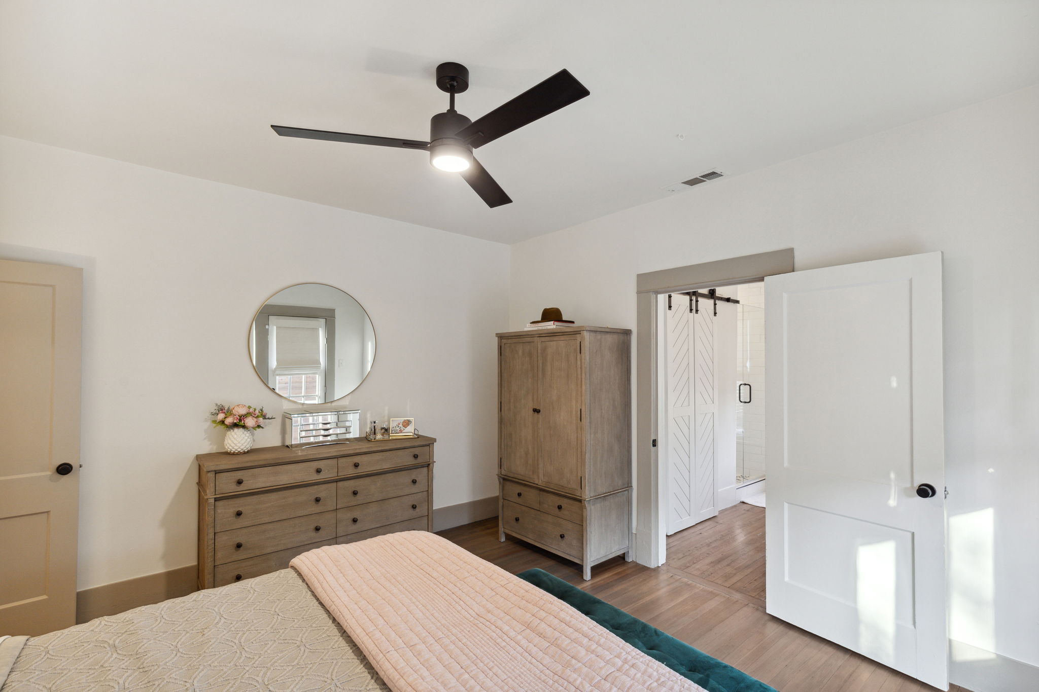 726 N Montclair Avenue | Gallagher Group Real Estate | Alex and Alexia ...