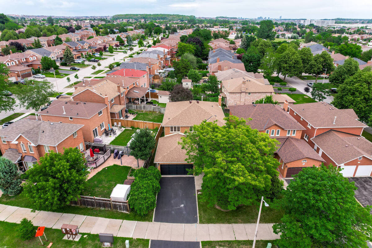 127 Greenock Drive | Gary Cirillo Real Estate | Realty Executives ...