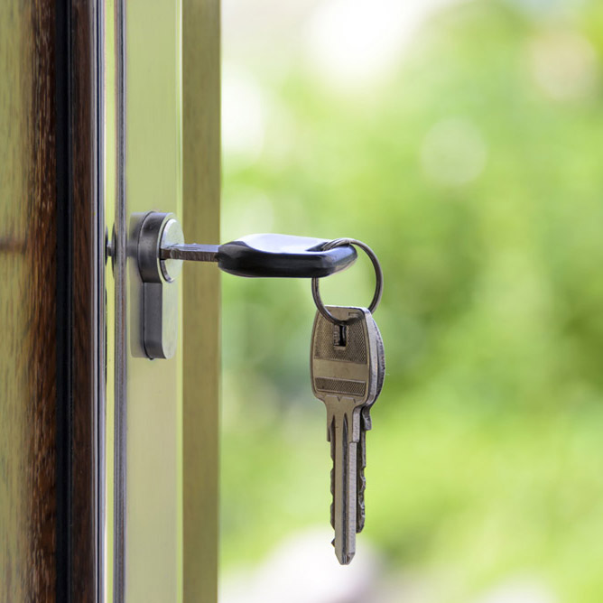 Home | Lisa Bloor Real Estate | REMAX Real Estate Centre Inc Brokerage